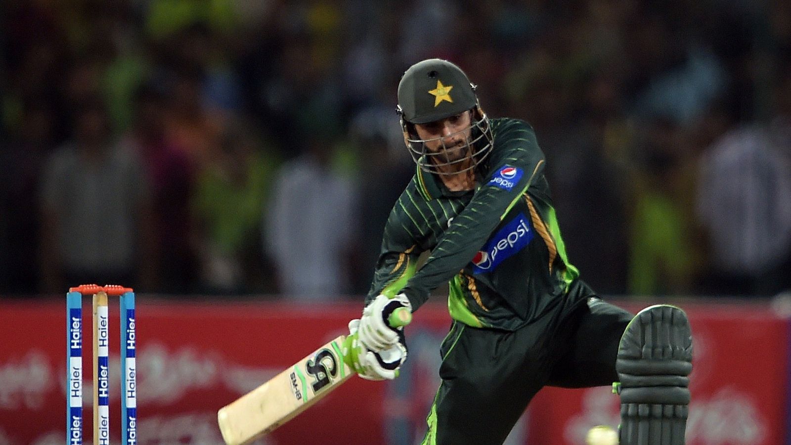 Pakistan add Shoaib Malik to squad for first Test against England ...