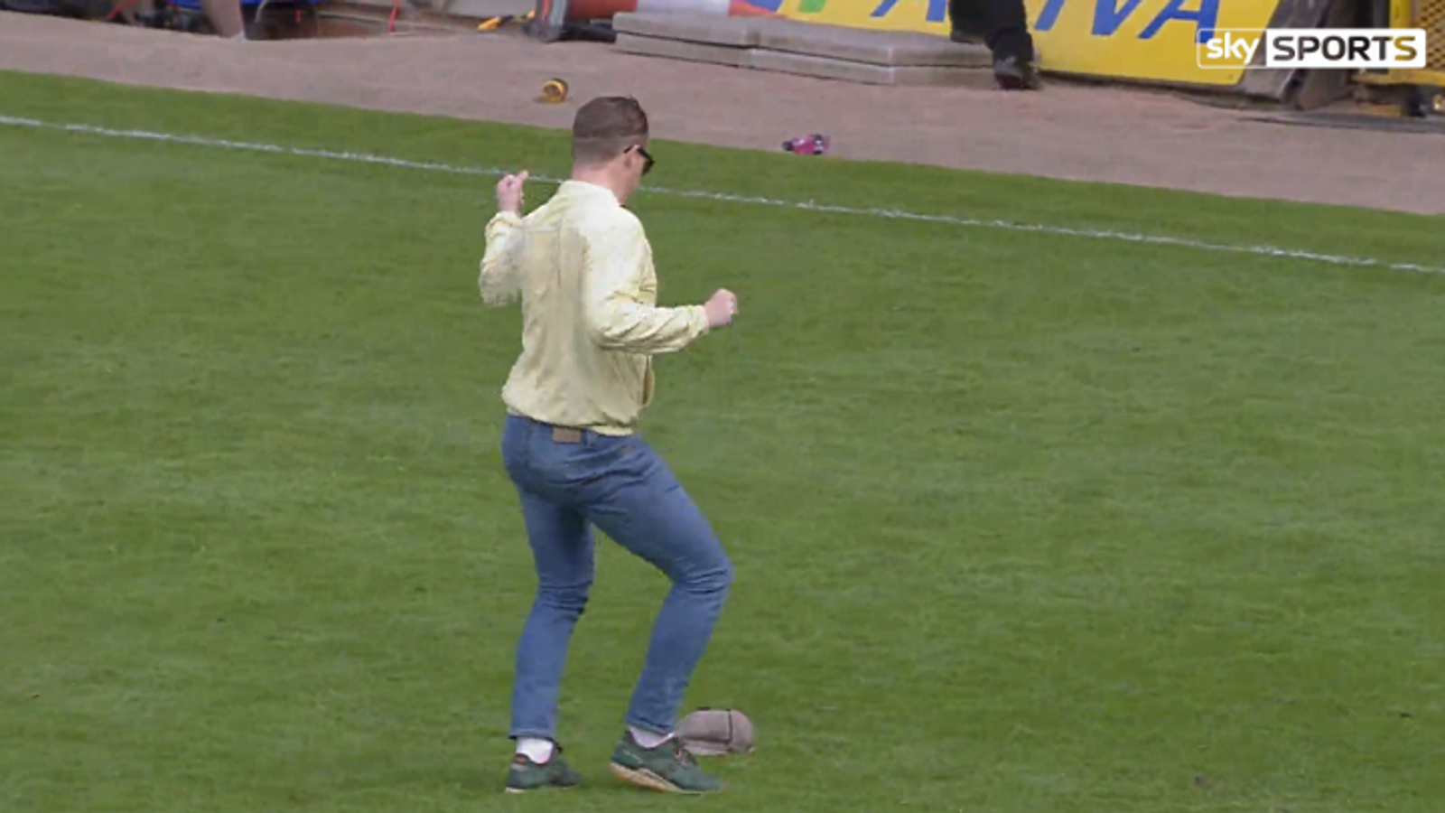 WATCH: Norwich fan takes the stage and dances like no-one is watching ...