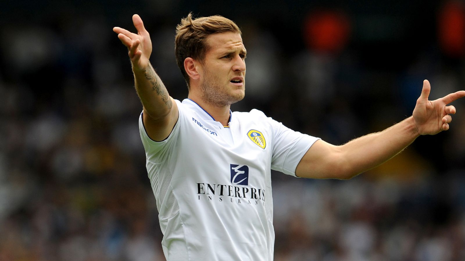 Sheffield United make offer to Leeds for Billy Sharp | Football News ...