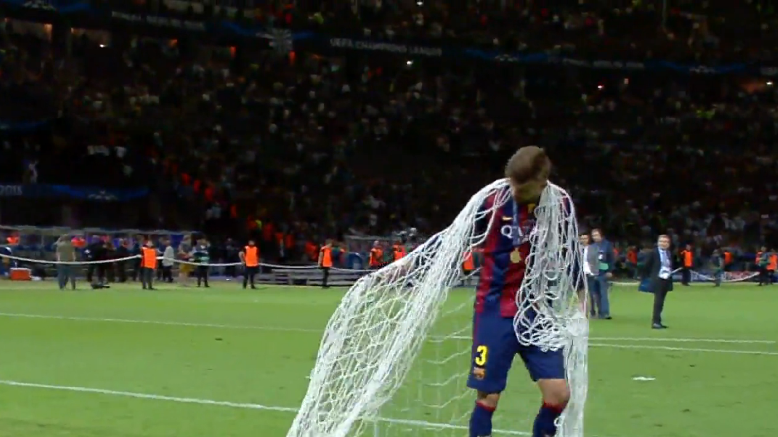 Gerard Pique takes net home after Barcelona's Champions League win ...