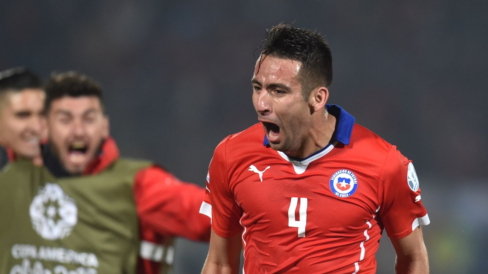 Chile 1-0 Uruguay: Late Mauricio Isla goal sees off nine-man Uruguay ...