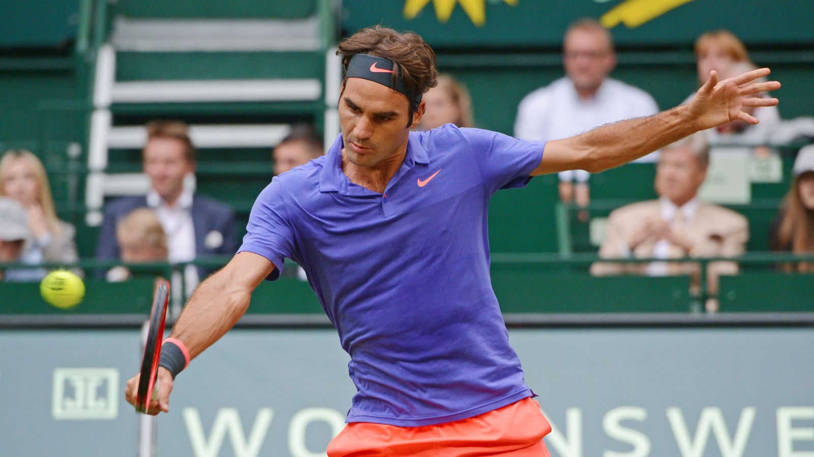 Roger Federer stays on course for another Gerry Weber Open title ...