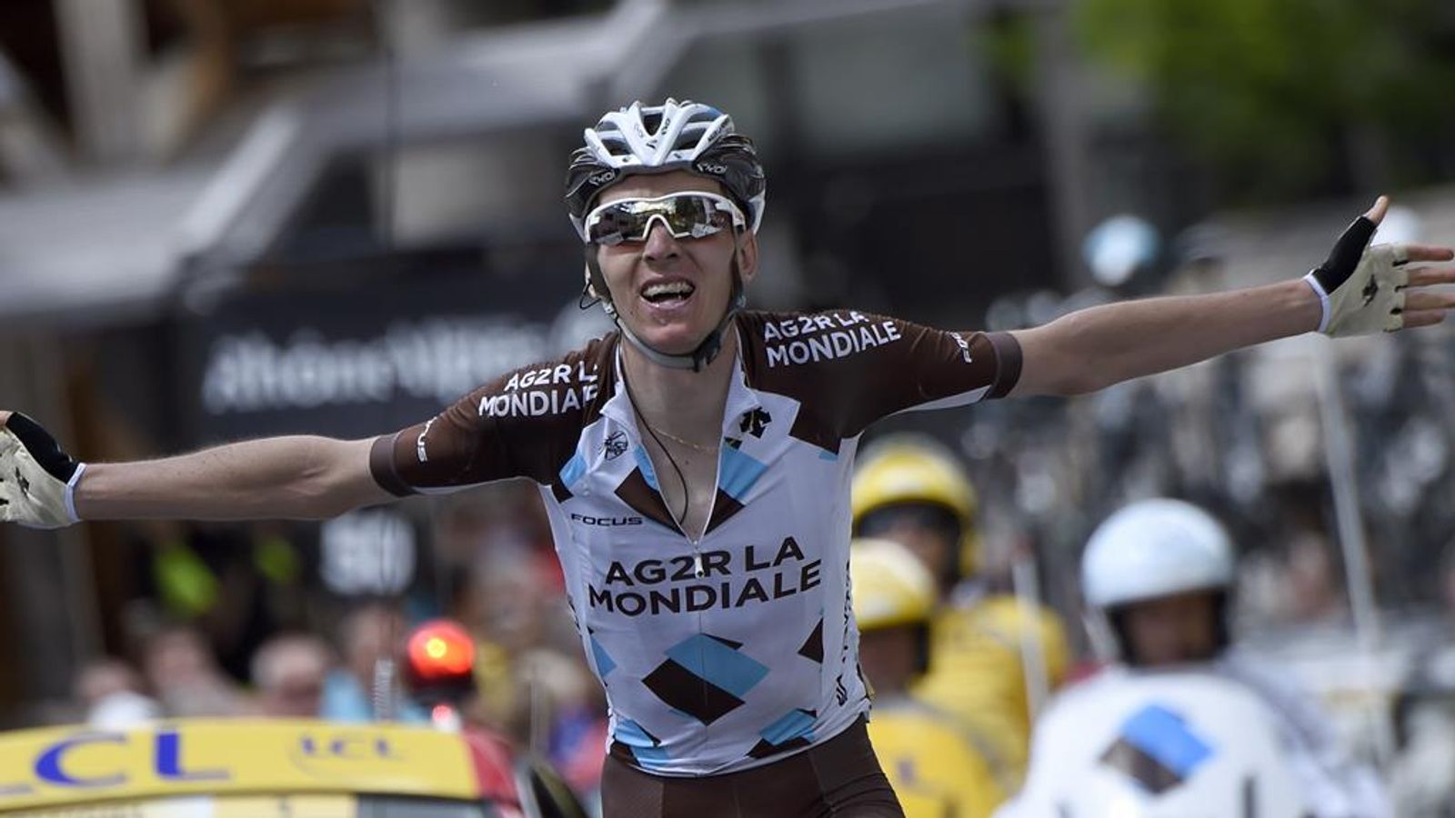 Romain Bardet wins Criterium du Dauphine stage five solo | Cycling News ...