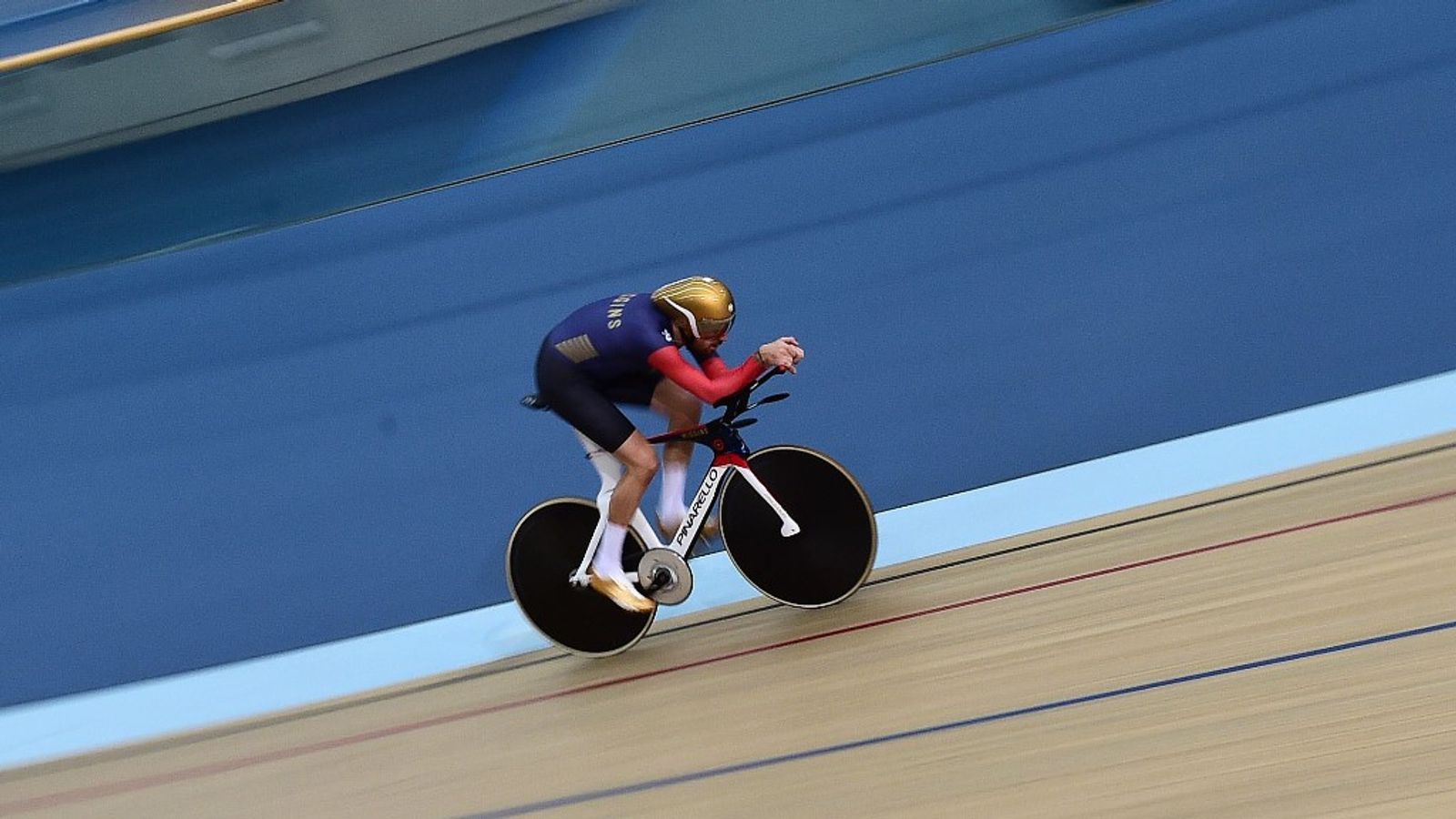 Sir Bradley Wiggins' UCI Hour Record bike unveiled by Pinarello ...