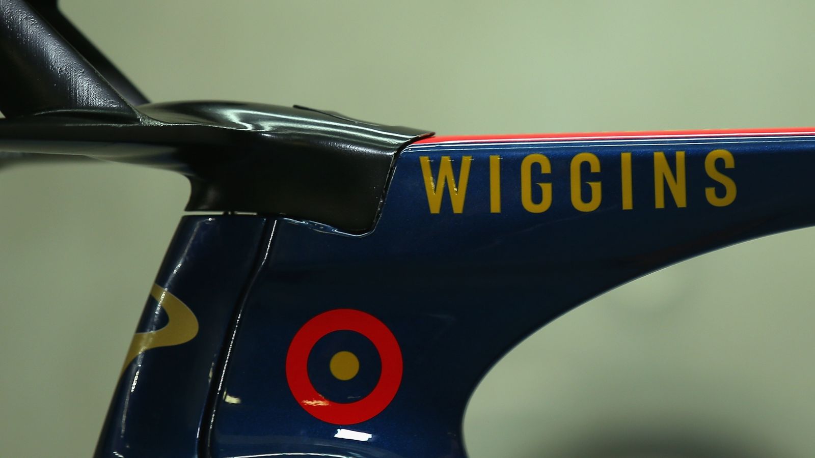 Sir Bradley Wiggins' UCI Hour Record bike unveiled by Pinarello ...