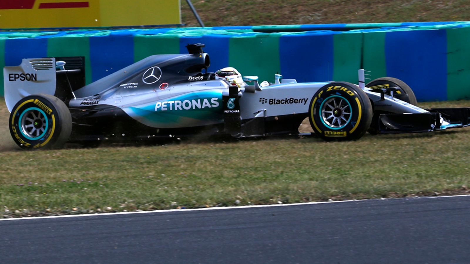 Lewis Hamilton slides off track on the first lap of the Hungarian GP ...