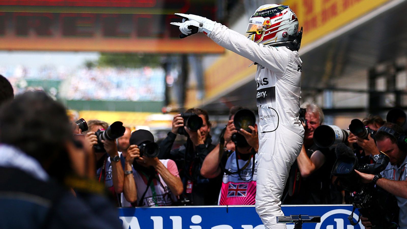 Lewis Hamilton takes pole position for the British GP | F1 News | Sky ...