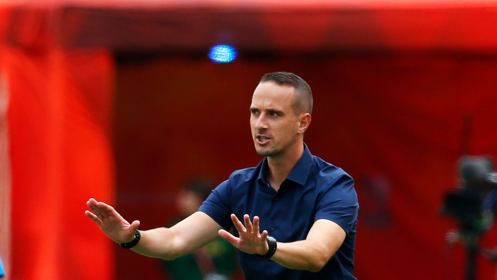 England head coach Mark Sampson calls on Lionesses to continue ...