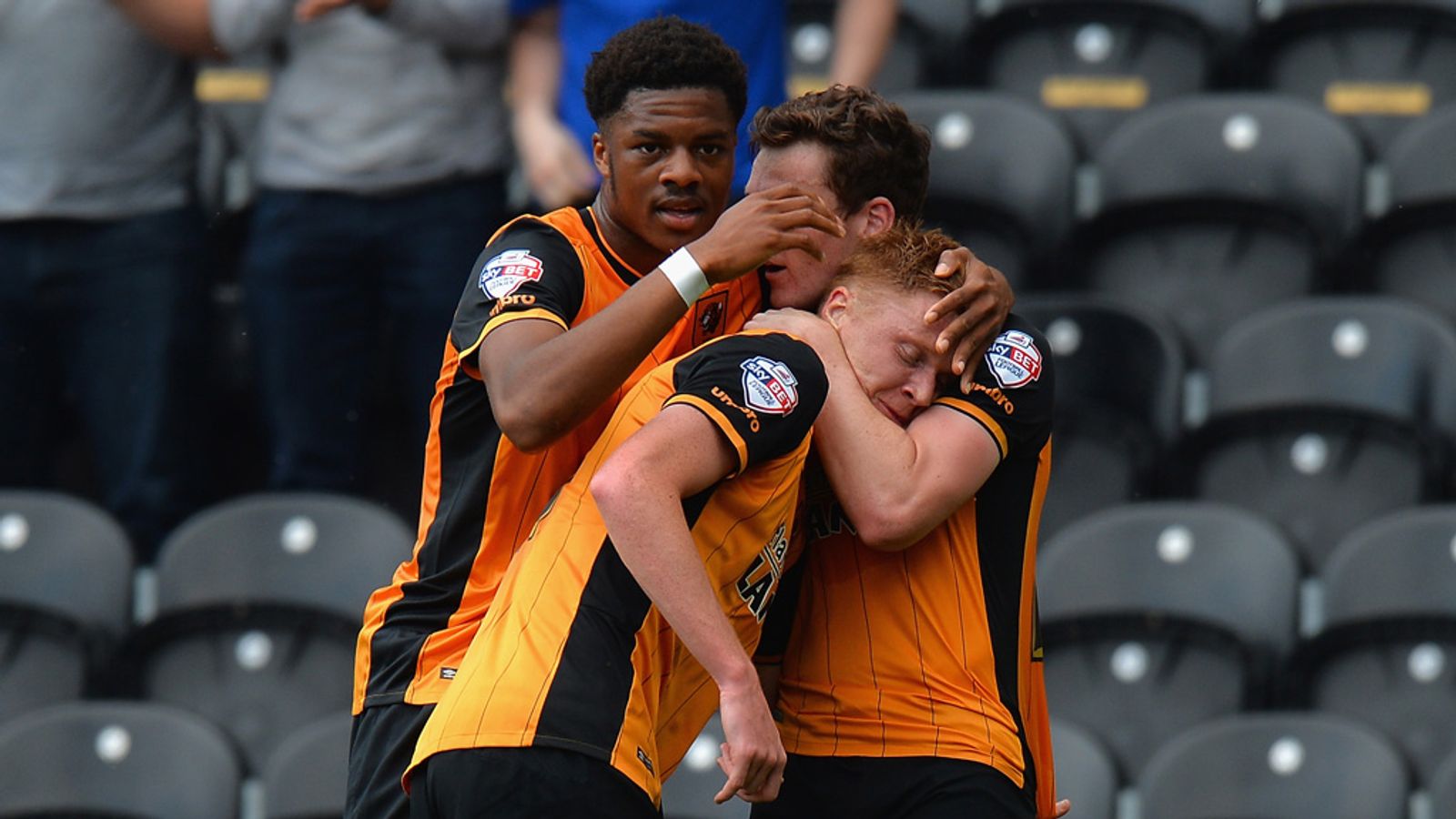 Steve Bruce praises Sam Clucas after Hull win | Football News | Sky Sports