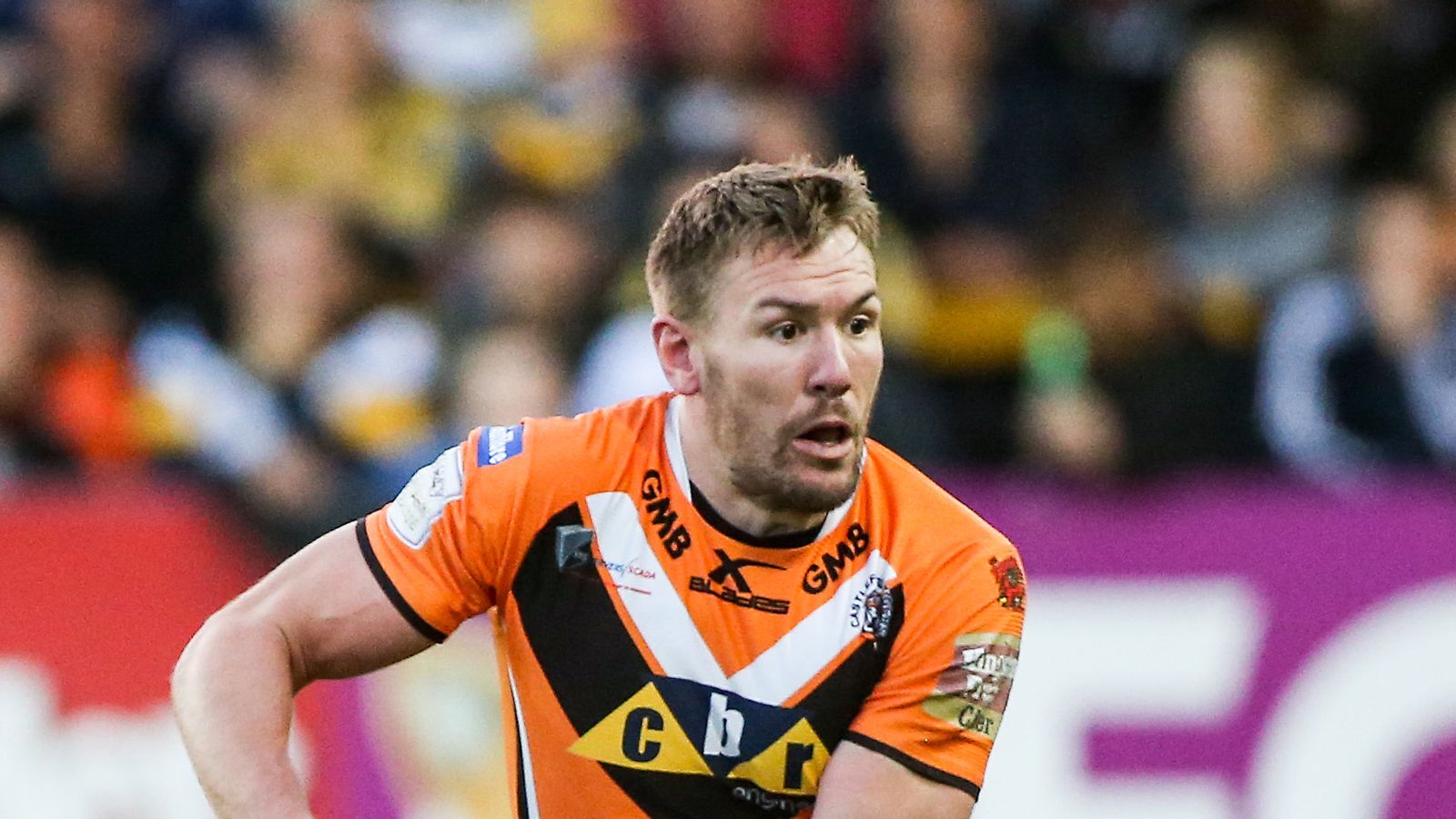 Castleford Tigers captain Michael Shenton signs contract extension ...