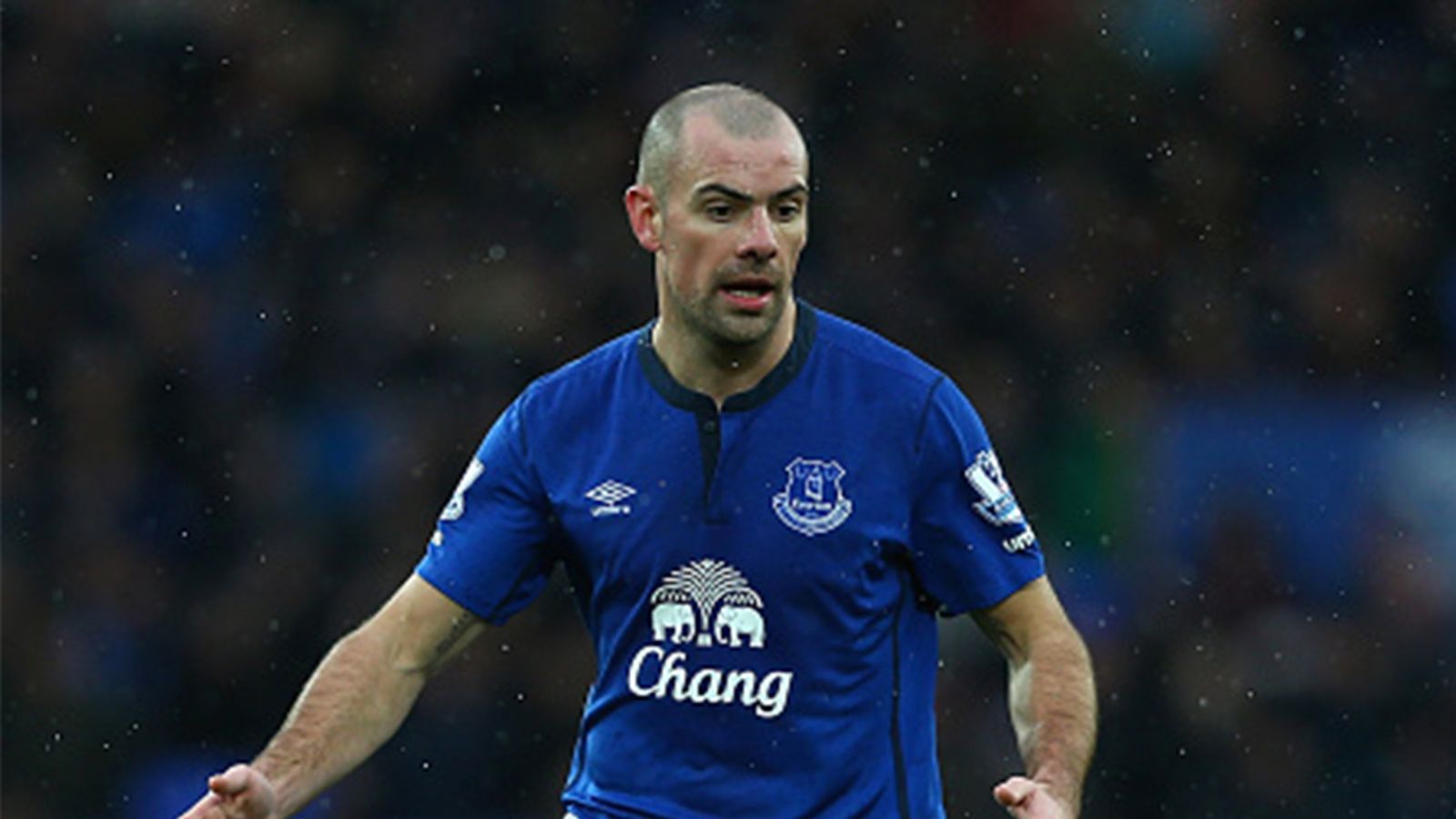 Darron Gibson signs two-year deal to stay at Everton | Football News ...