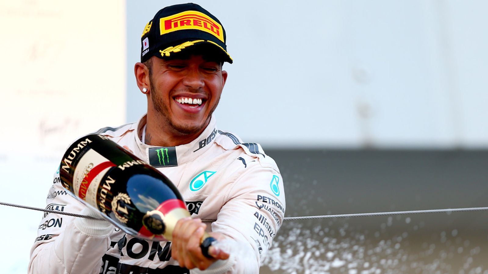 Lewis Hamilton wins the Japanese GP to extend title lead over Nico ...