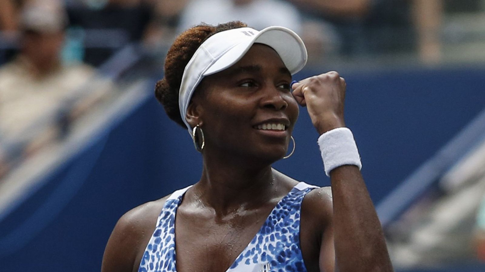 Venus Williams beats Roberta Vinci in the WTA Elite Trophy semi-final ...