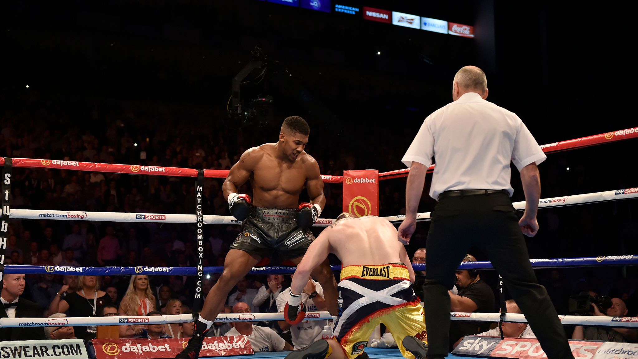 Anthony Joshua stops Gary Cornish in 90 seconds to win Commonwealth ...