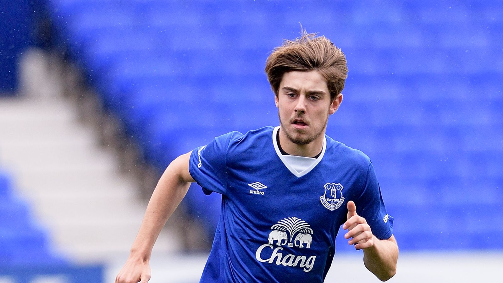 Everton prospect Antony Evans signs first professional deal | Football ...