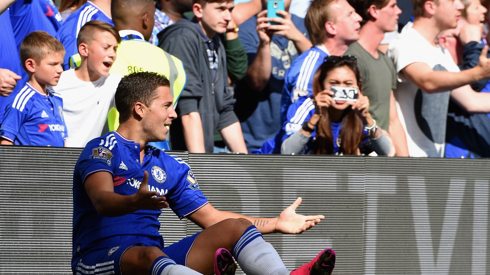 Gary Neville and Jamie Carragher discuss Chelsea's Eden Hazard ...