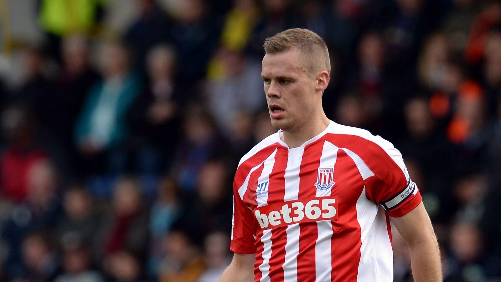 Stoke's Ryan Shawcross out for up to four weeks with back injury ...