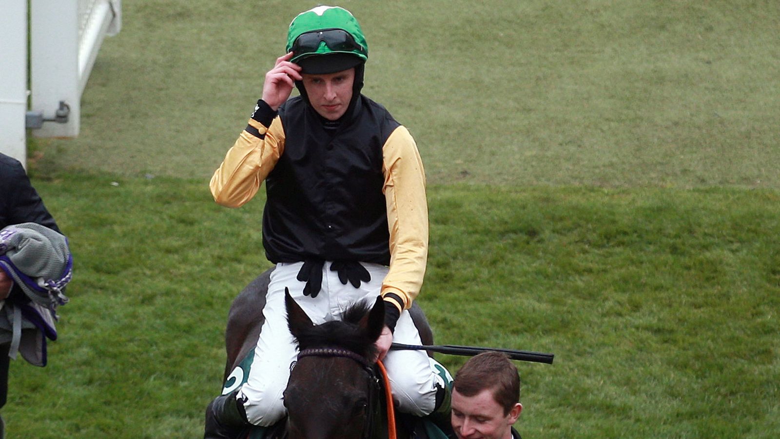 Racing review: Shantou Flyer wins for Colin Bowe at Cheltenham | Racing ...