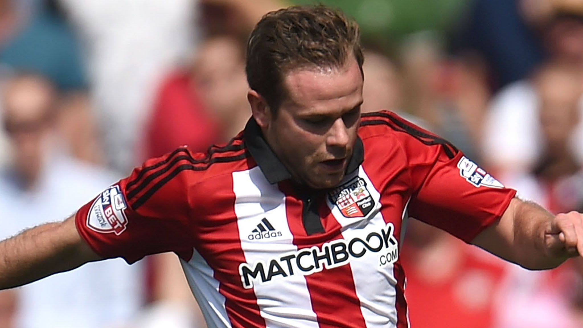 Brentford urged to discuss new contract with Alan Judge by boss Dean ...