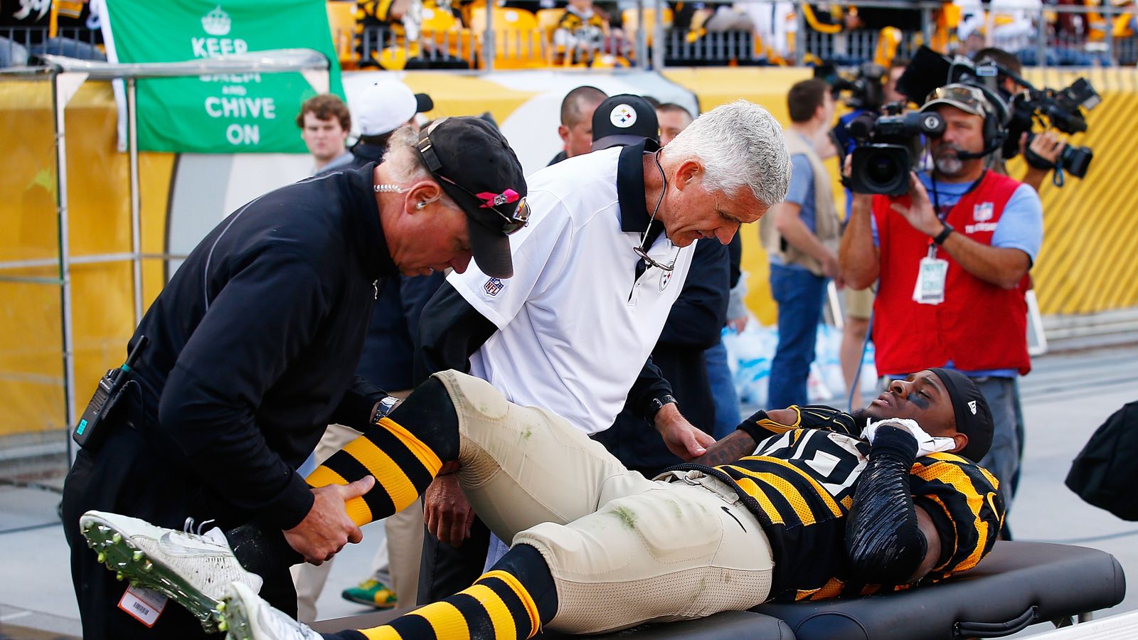 Pittsburgh Steelers lose Le'Veon Bell to injury for the season | NFL ...