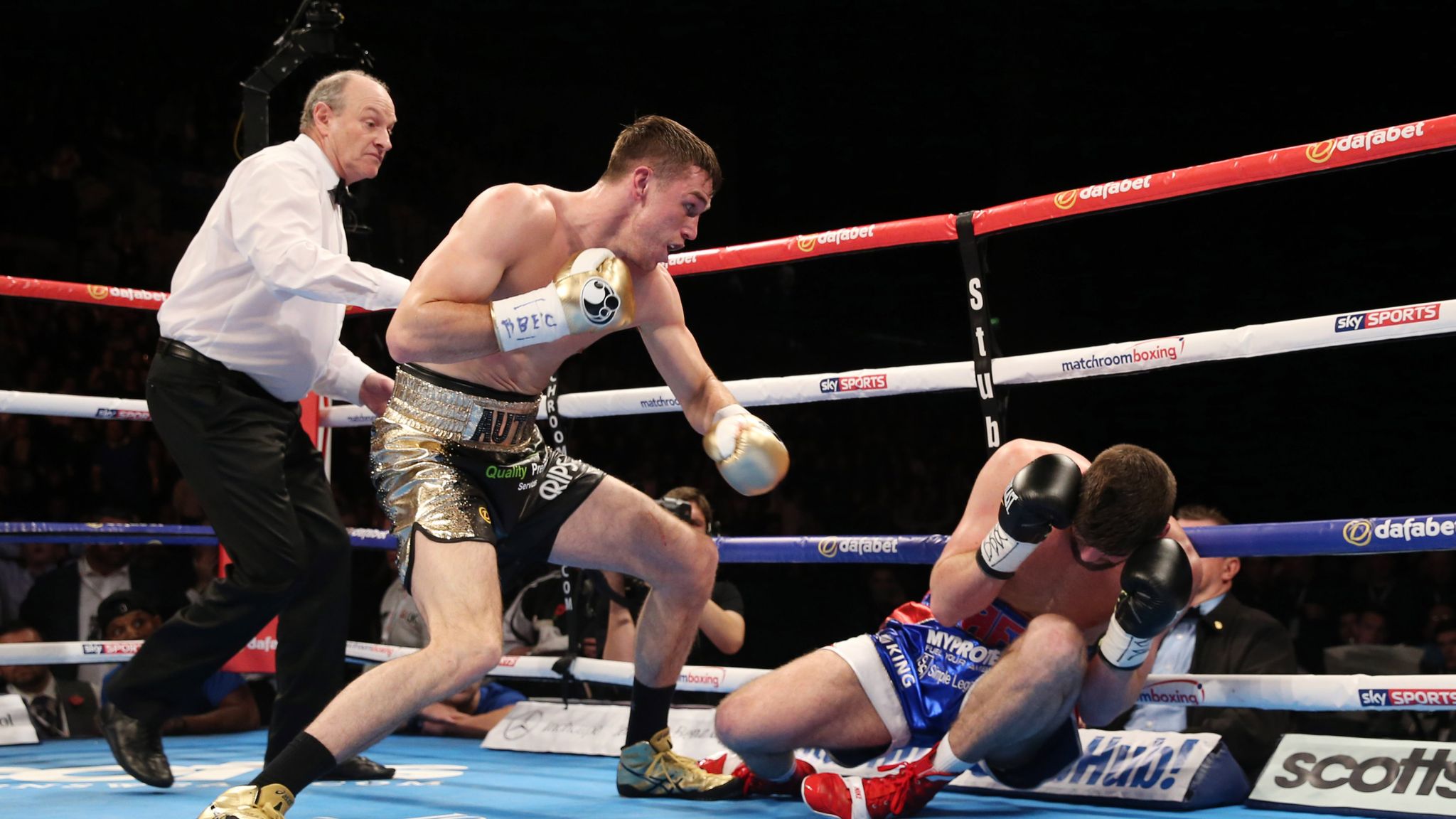 Callum Smith stops Rocky Fielding inside first round to win British ...