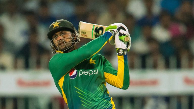 Shoaib Malik: I still love Test cricket and feel like Mohammad Amir's ...