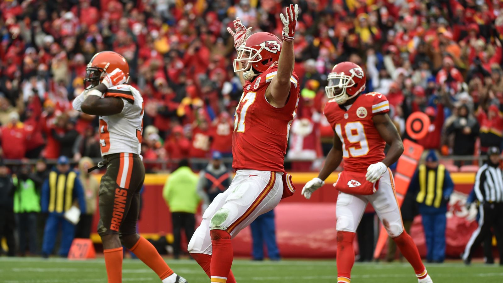 Travis Kelce signs five-year extension with Kansas City Chiefs | NFL ...