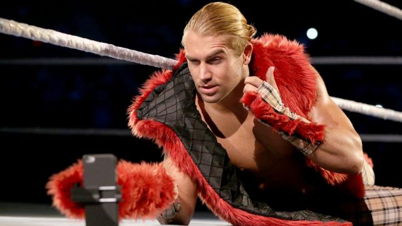 WWE Main Event: Tyler Breeze beats Goldust thanks to Summer Rae | WWE ...