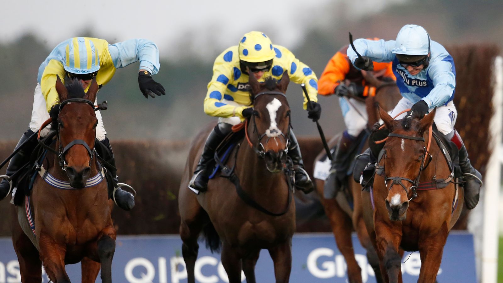 Paul Nicholls latest on Virak and Vibrato Valtat | Racing News | Sky Sports