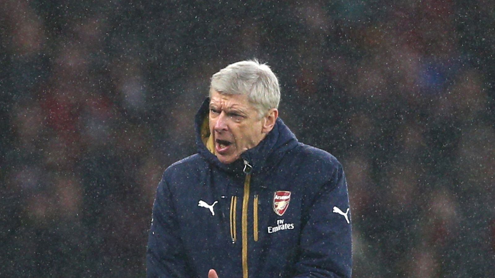 Arsene Wenger to sign 'at least one' player in January transfer window ...