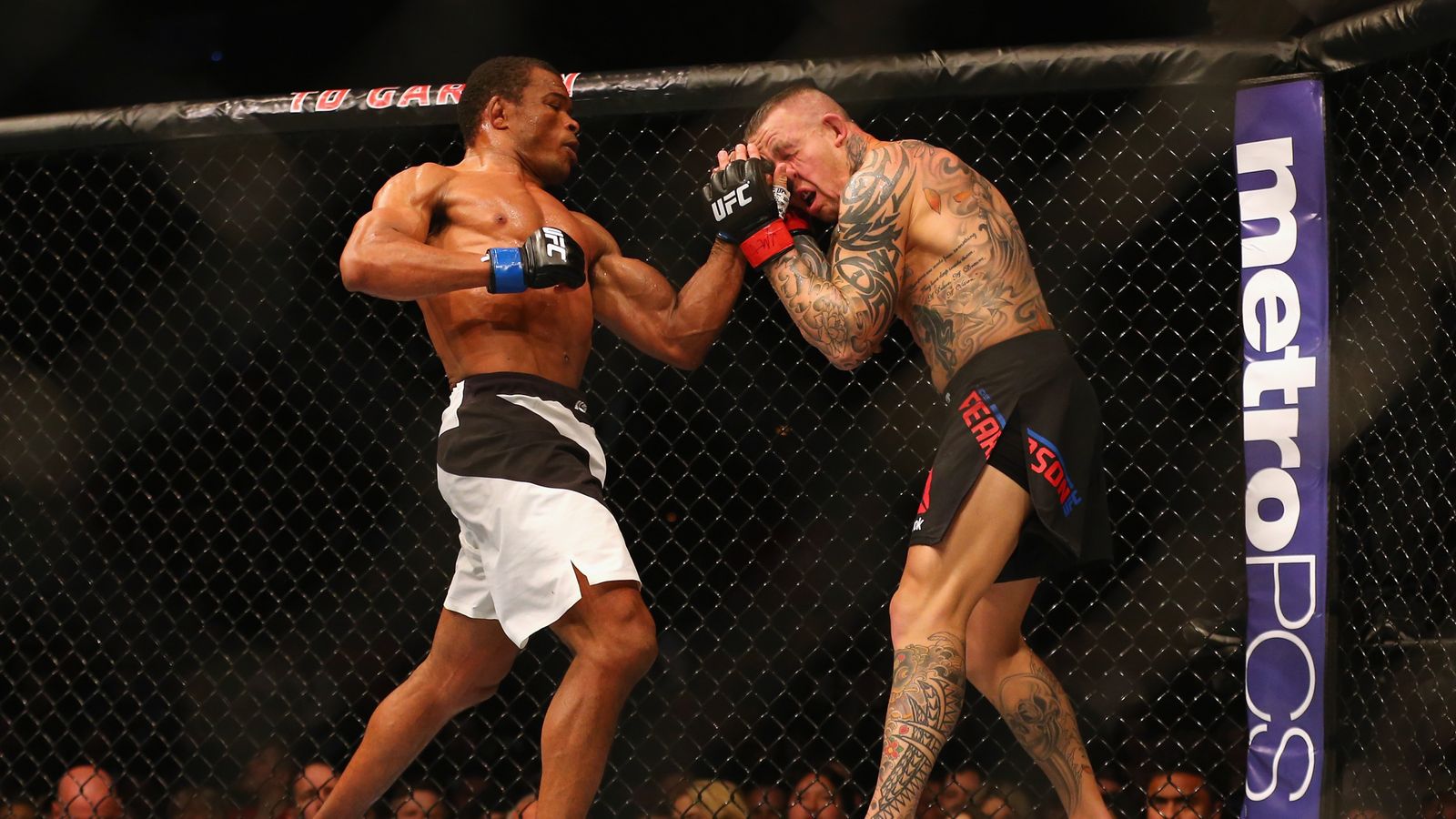 Dominick Cruz defeats TJ Dillashaw to win UFC bantamweight title | WWE ...