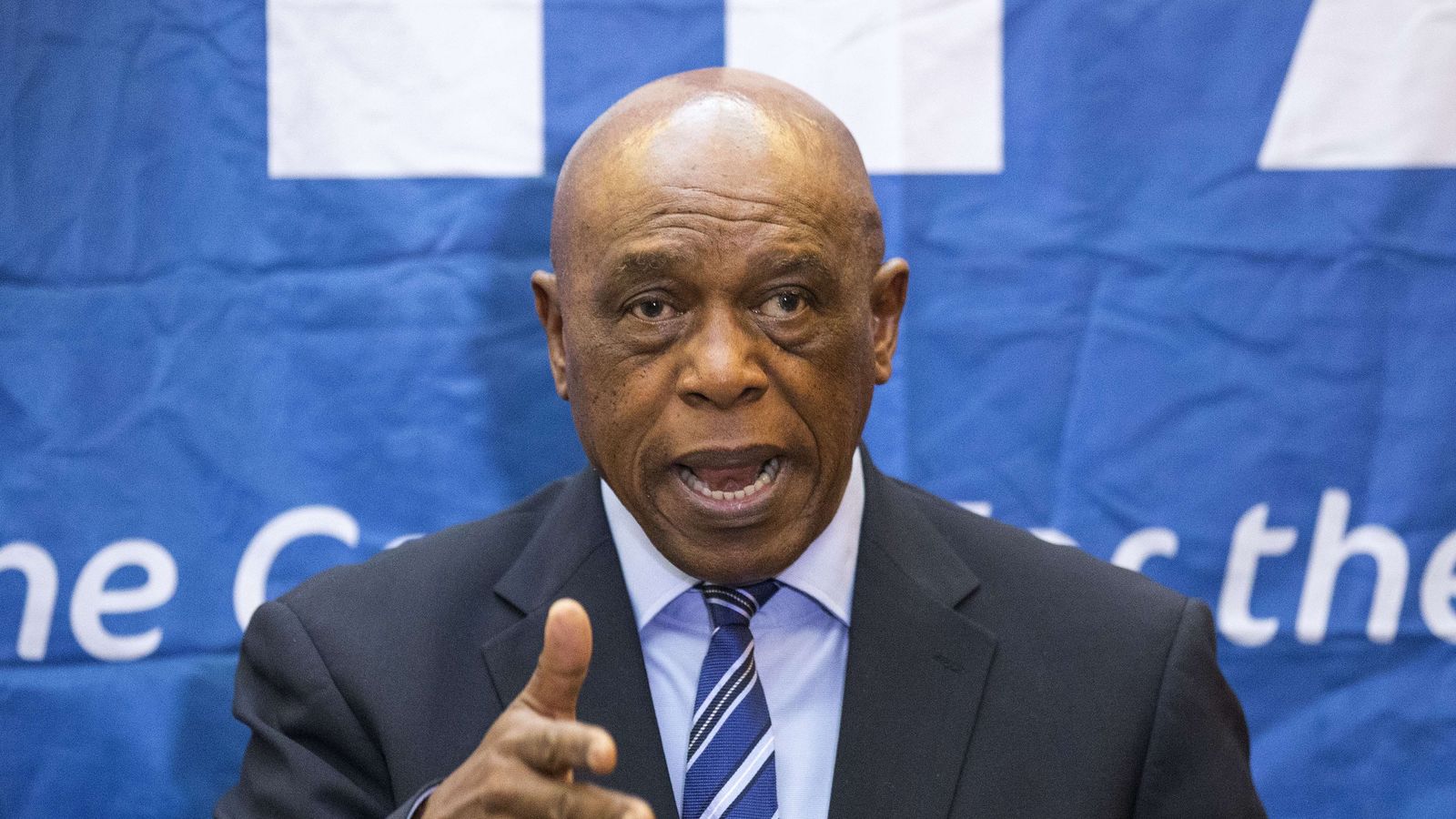 Tokyo Sexwale Remains Committed To Fifa Presidential Race Football