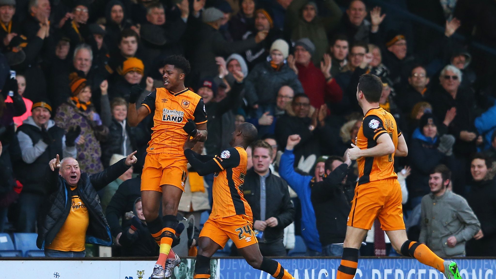 Brighton sign Chuba Akpom on loan from Arsenal | Football News | Sky Sports
