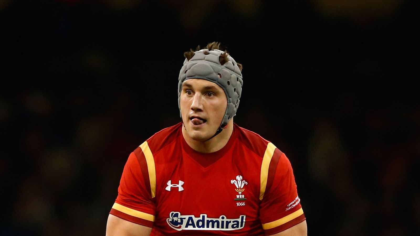 Wales centre Jonathan Davies says dual playmaker is way forward in ...