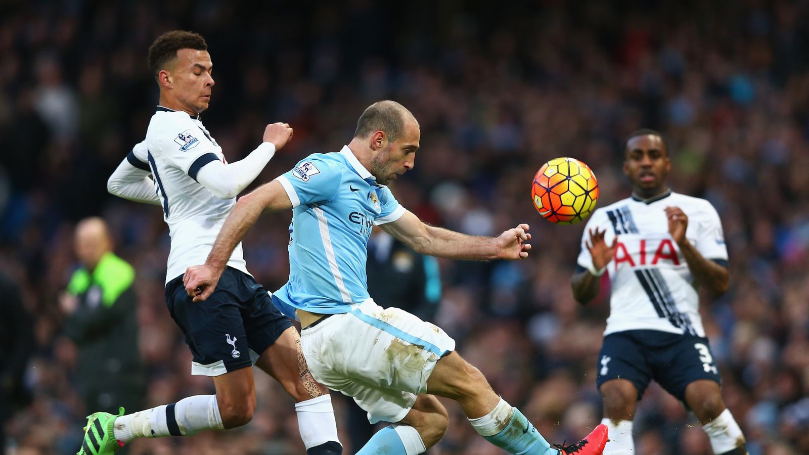 Pablo Zabaleta staying at Man City after Pep Guardiola talks | Football ...