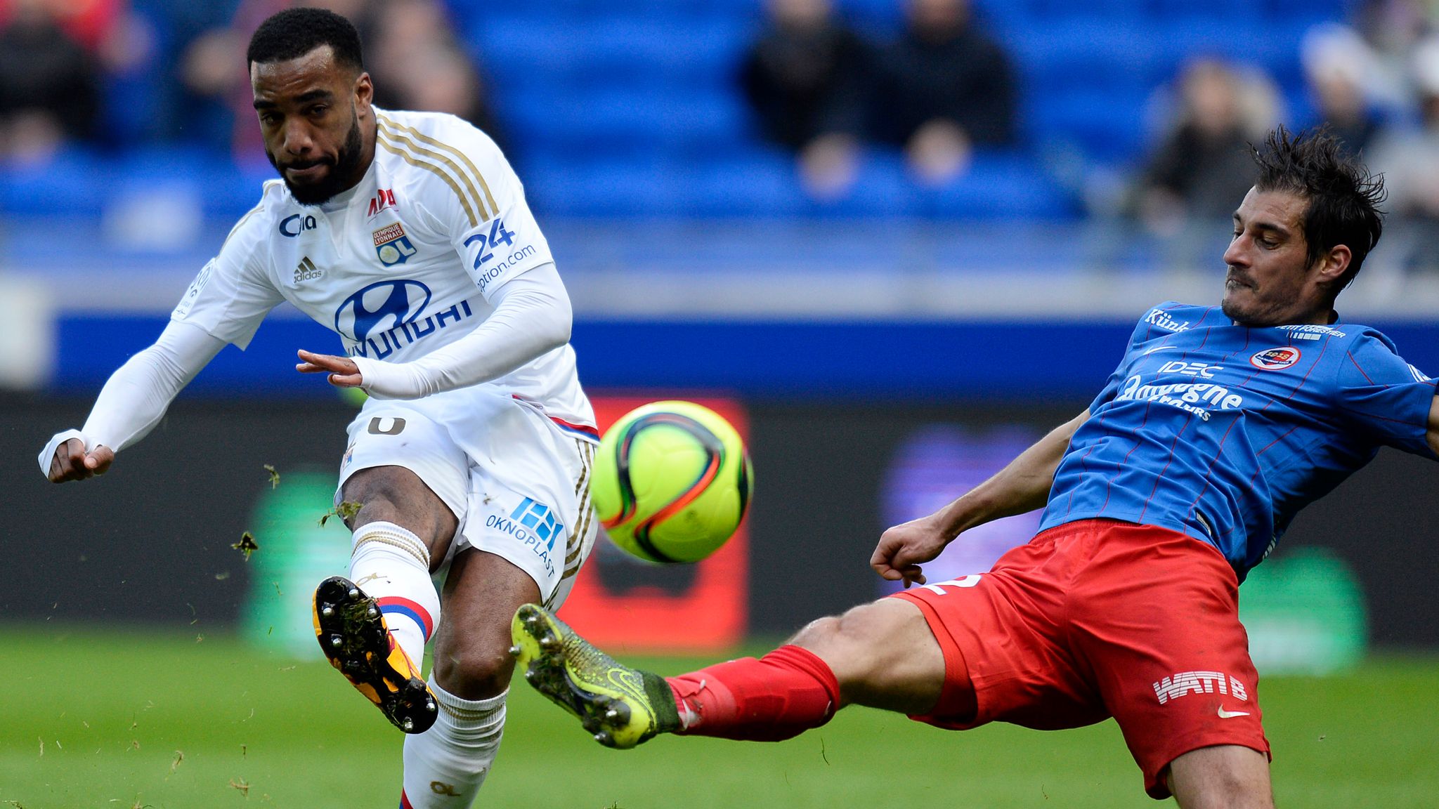 Alexandre Lacazette wants Champions League football if he leaves Lyon ...