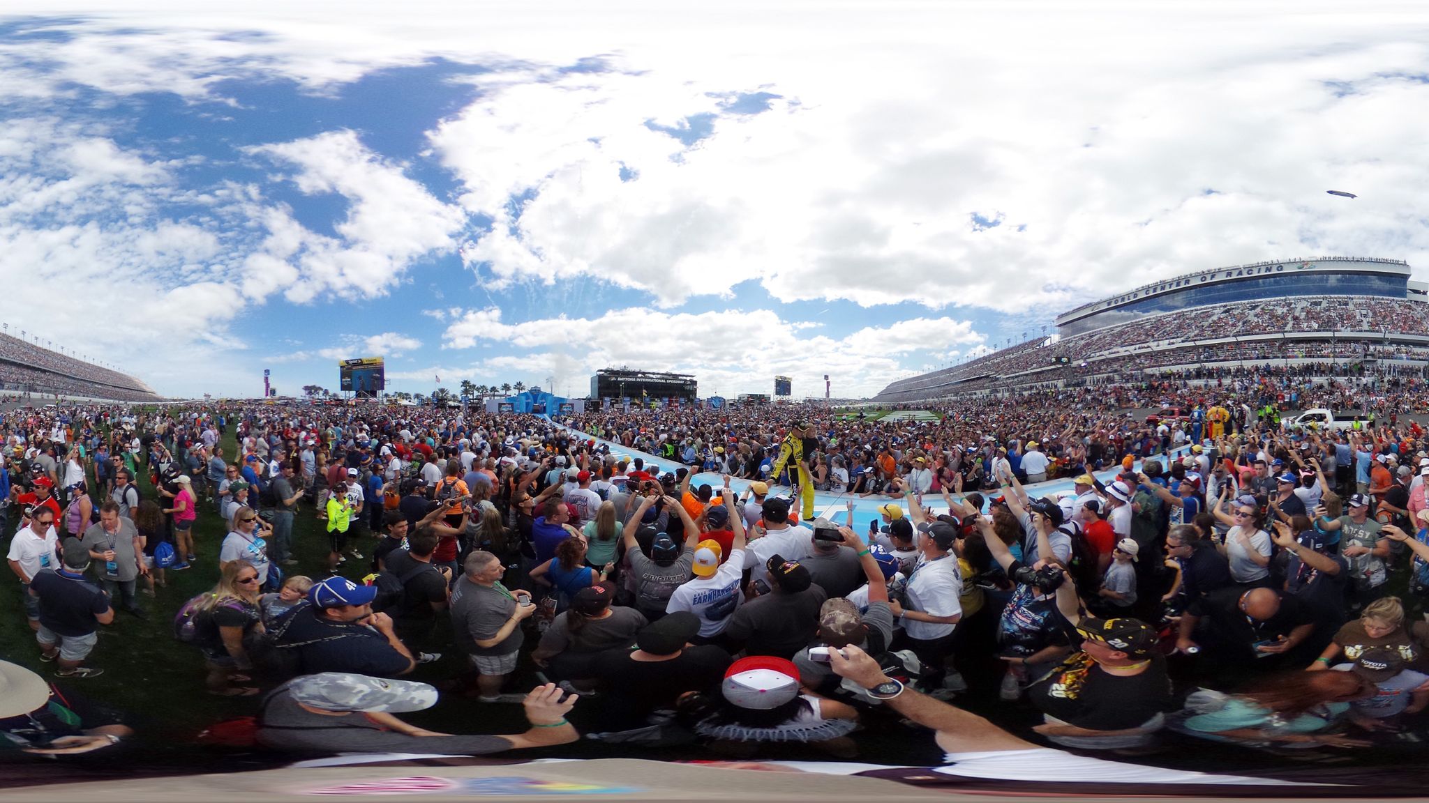 Denny Hamlin wins Daytona 500 in tight photo-finish | Motorsport News ...