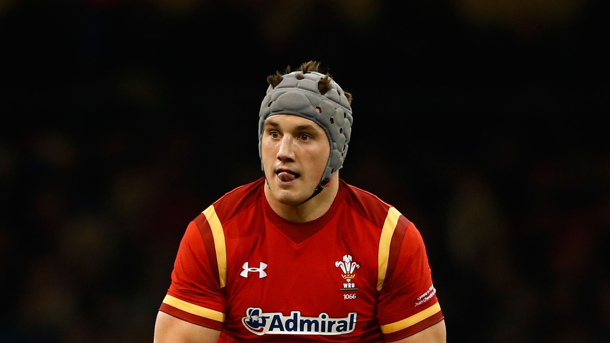 Wales centre Jonathan Davies says dual playmaker is way forward in ...