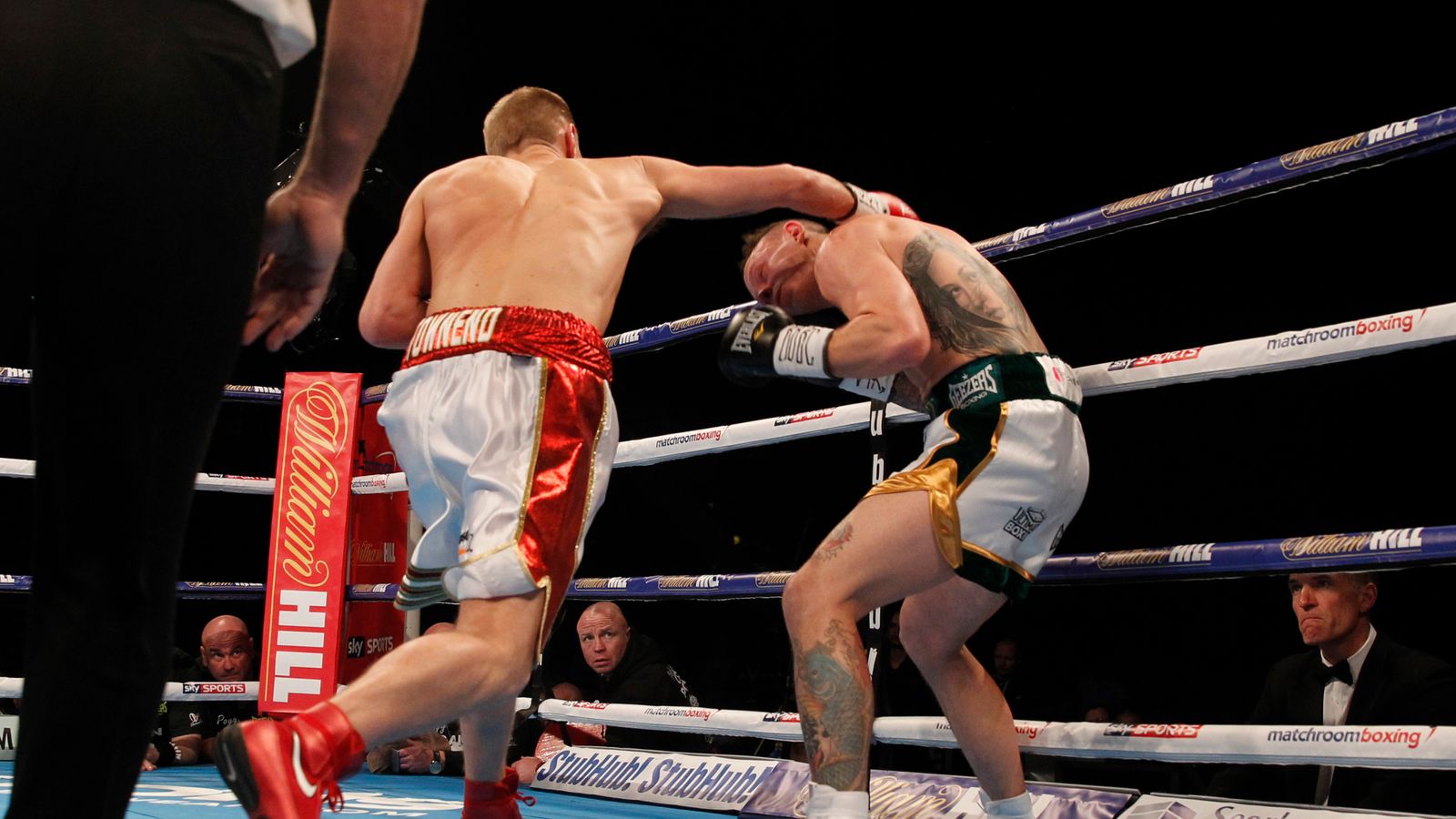 Andy Townend stopped Craig Poxton in one and Dave Allen saw off Jason ...