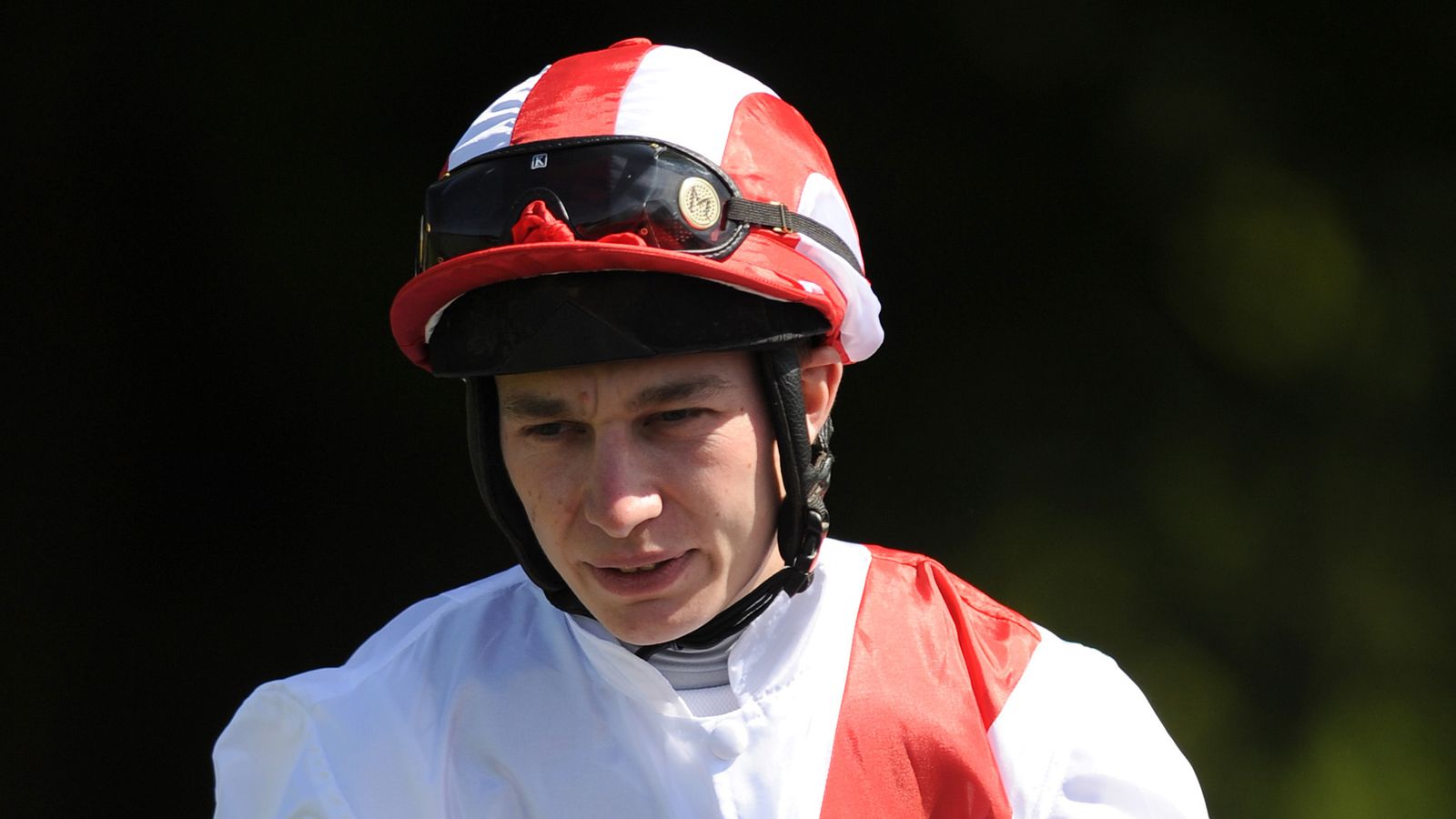 Luke Morris shines on board Red Box at Lingfield Park | Racing News ...