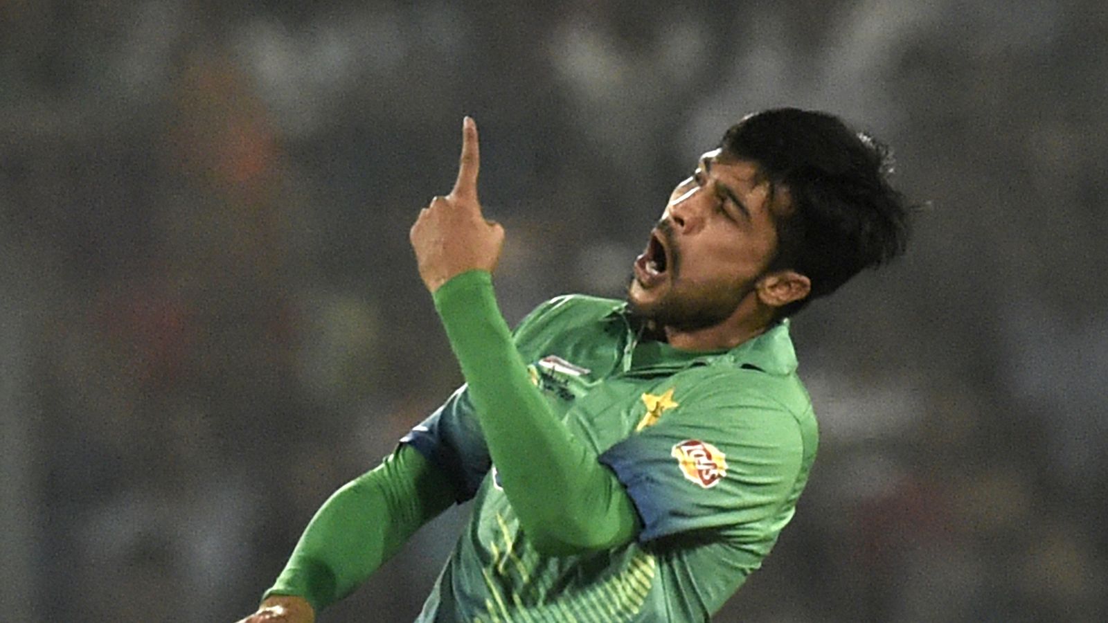 Pakistan's Mohammad Amir back in England after spot-fixing ban ...