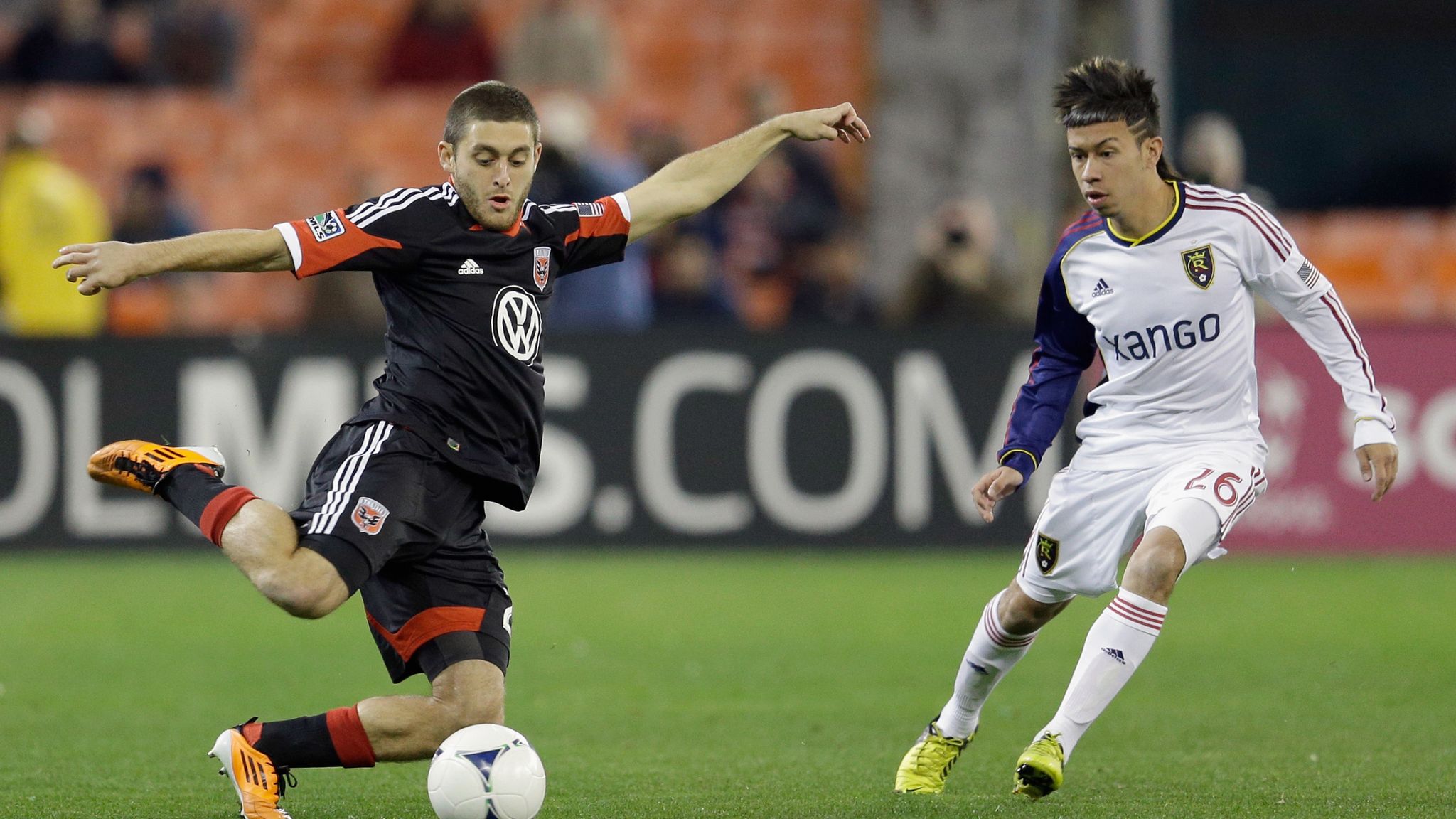 Hearts confirm signing of United States international Perry Kitchen ...