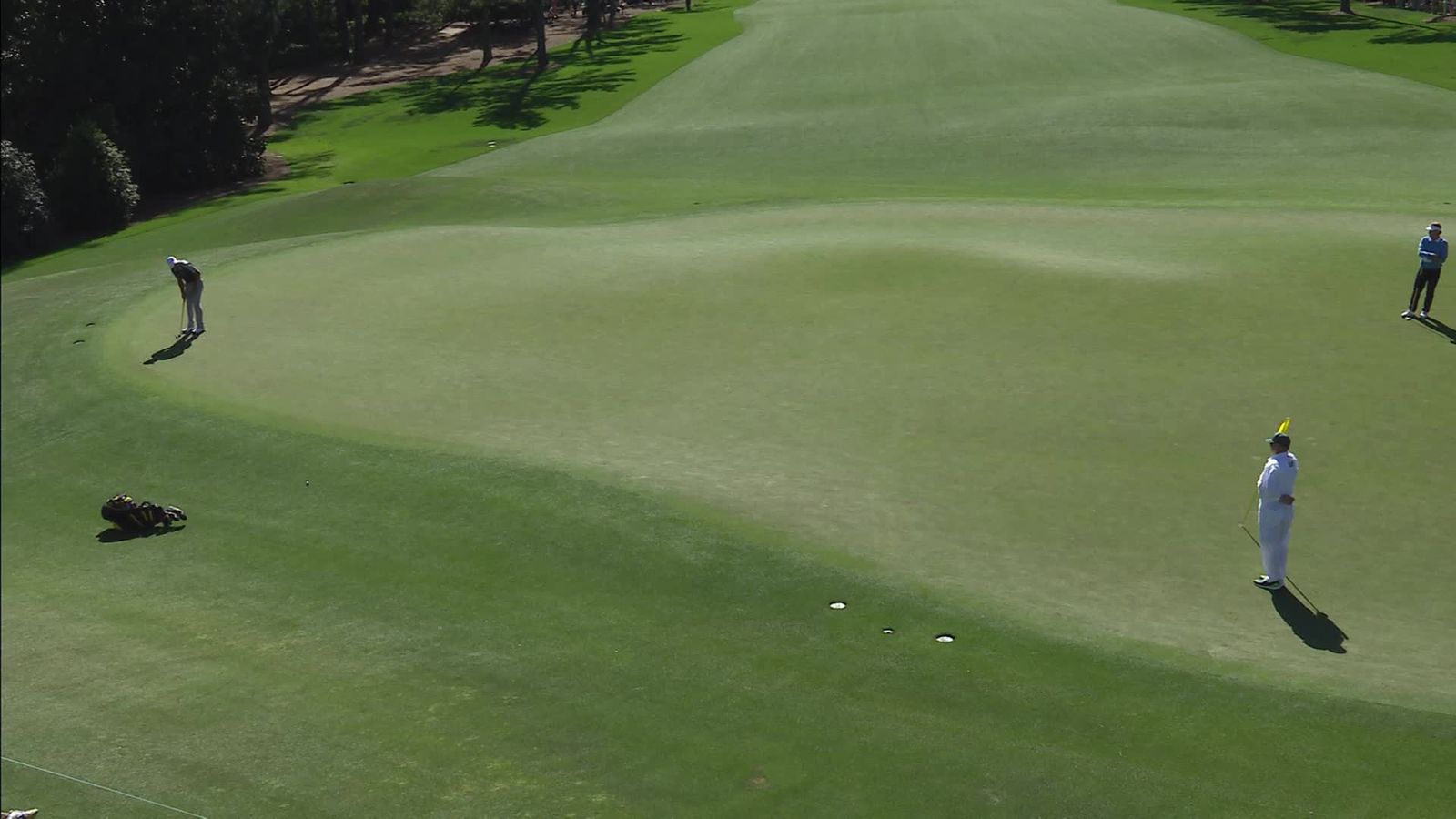 Jason Day holes a monster putt to move into Masters contention | Golf ...