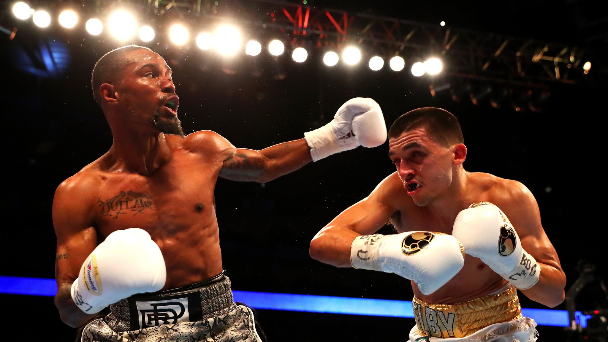Eric Hunter protests to the IBF after points defeat by Lee Selby ...