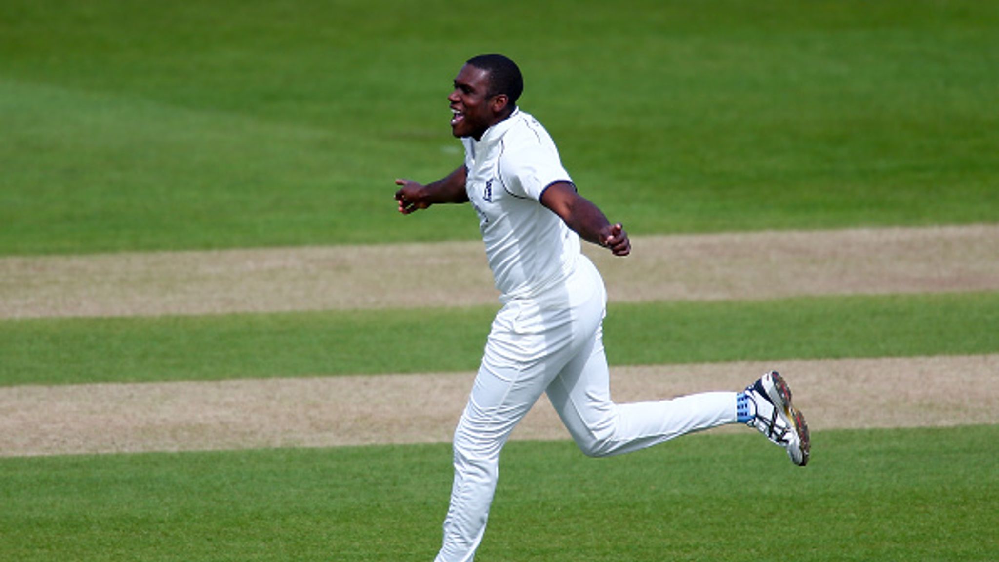 County Championship Division One: Keith Barker stars for Warwickshire ...