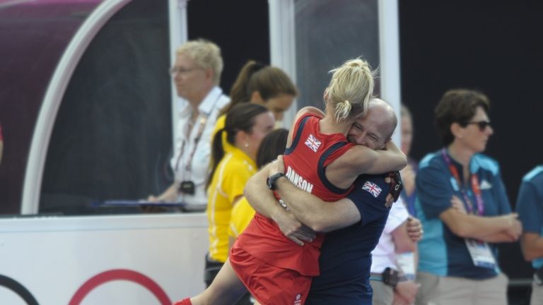 Danny Kerry to coach the GB women's hockey team until after the 2020 ...