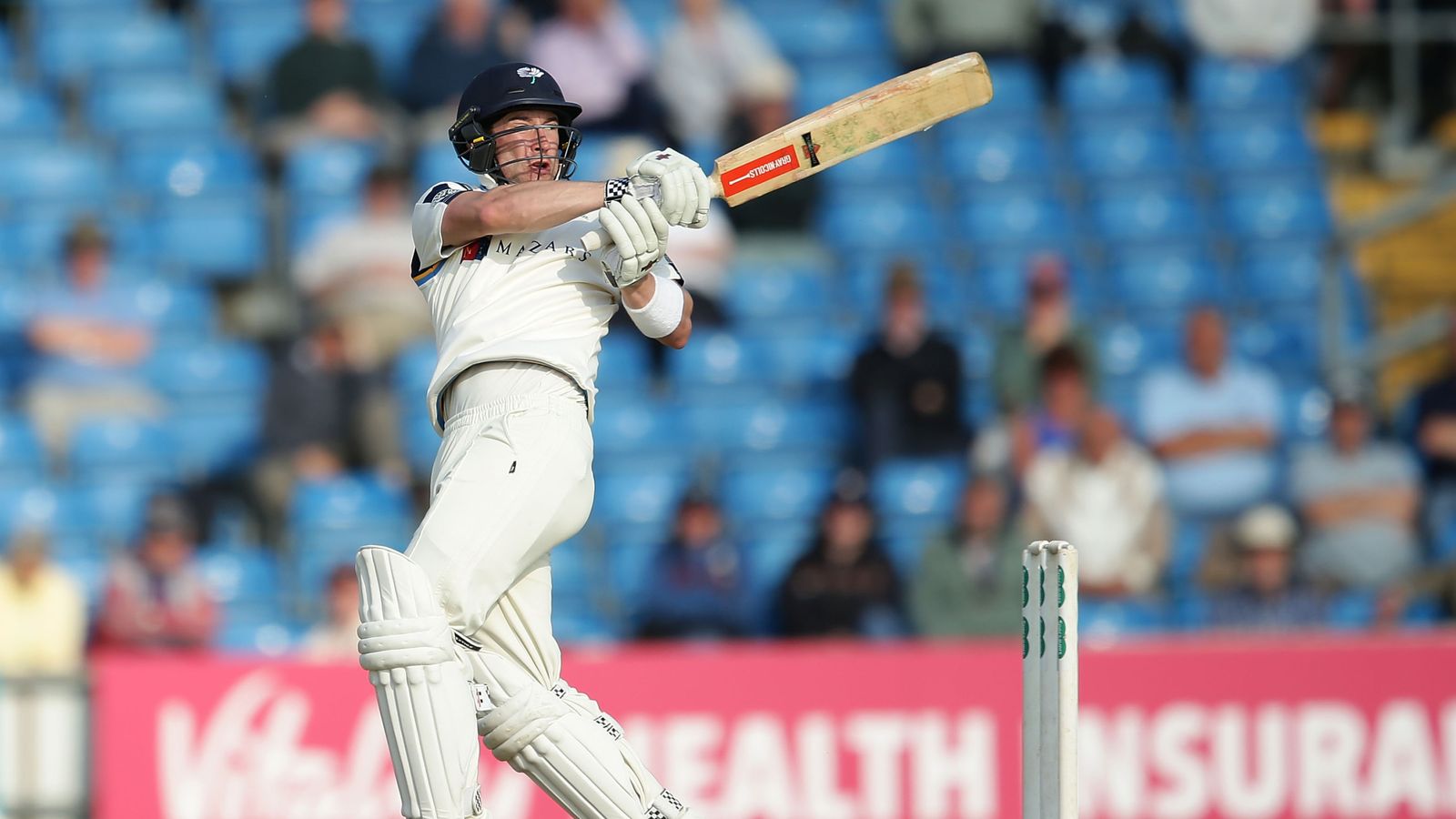 County Championship Division One: Andy Hodd left stranded on 96 for ...