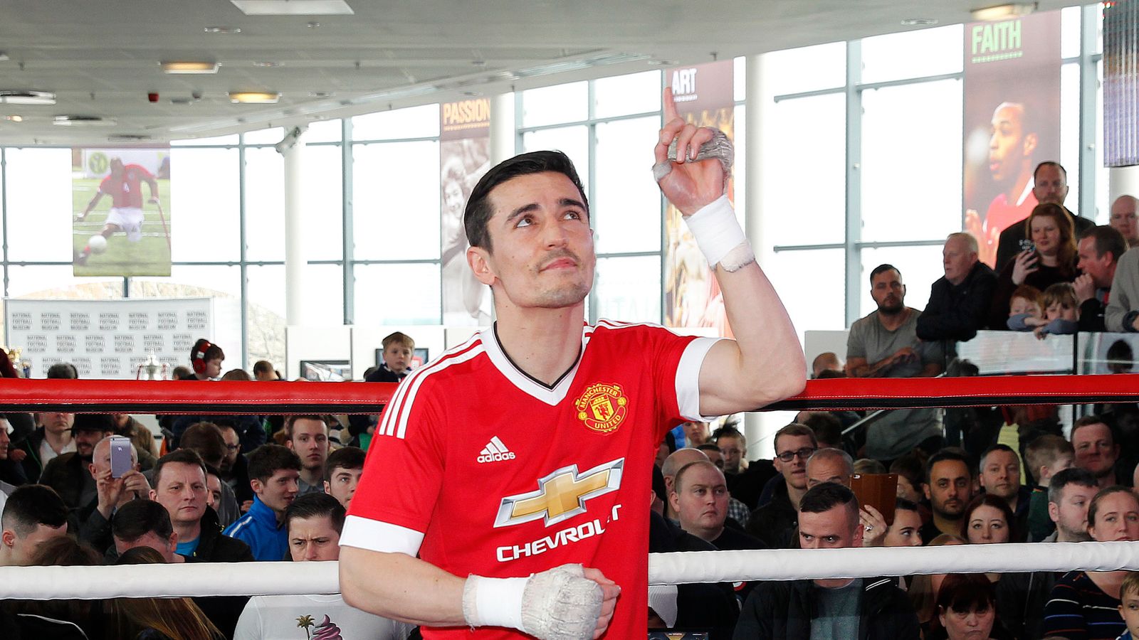 Crolla vs Burns: Manchester United's Michael Carrick will support ...