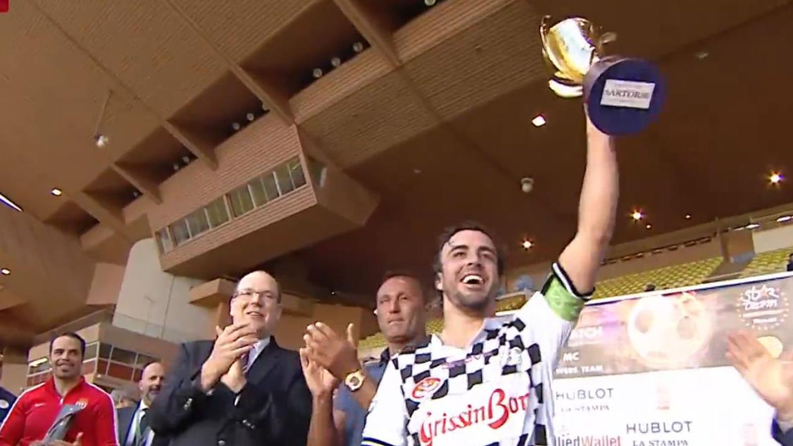 Fernando Alonso shows off his football skills against Claudio Ranieri's ...