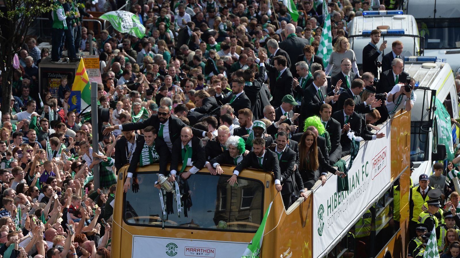Hibernian celebrate Scottish Cup success with parade in Edinburgh ...